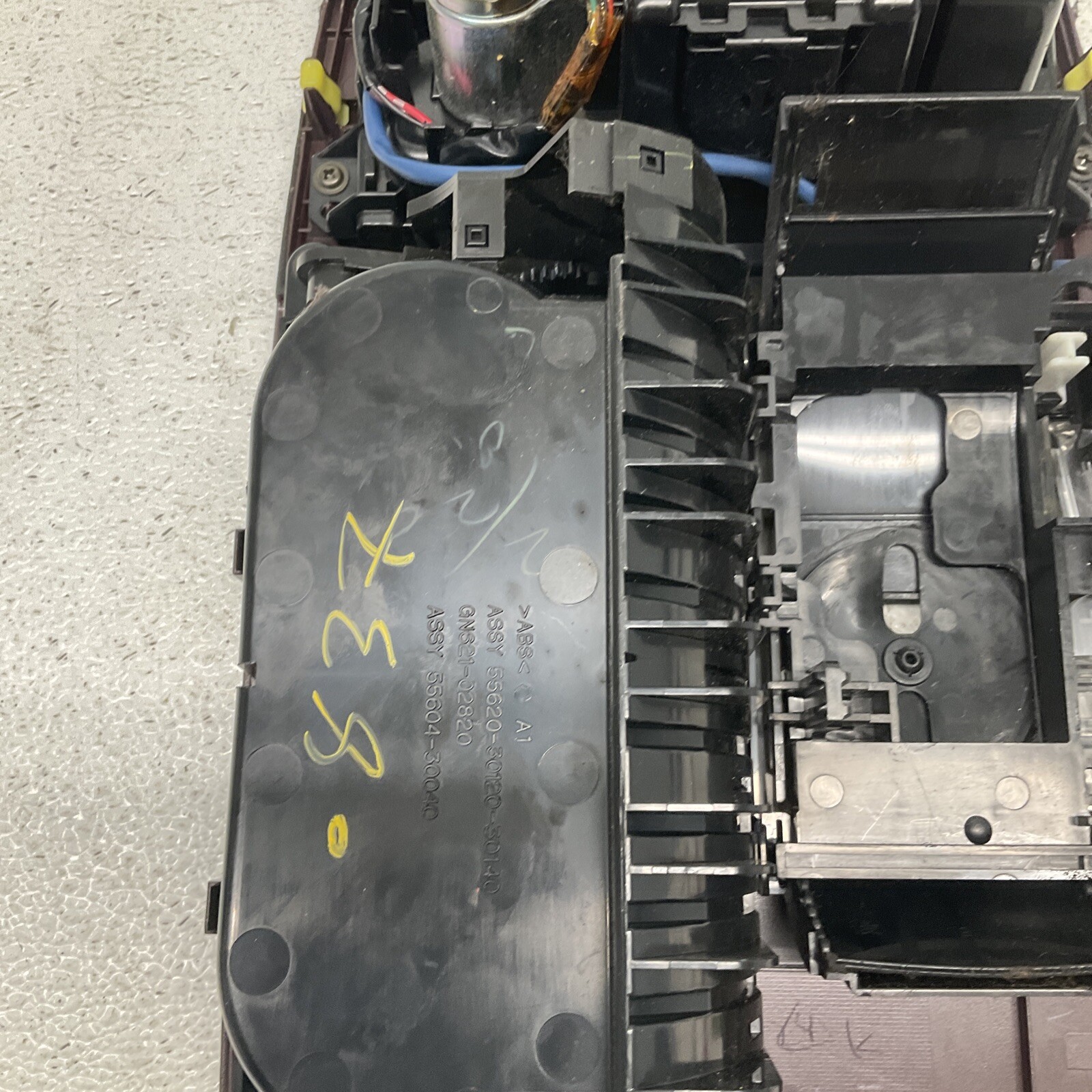 06 Lexus GS300 Center Console Upper Shifter Trim Panel W/ Cup Holder ...