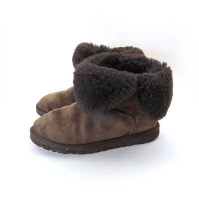 UGG Womens Sz 6 US Bailey Button Sheepskin Boots 5803 Dark Brown | eBay