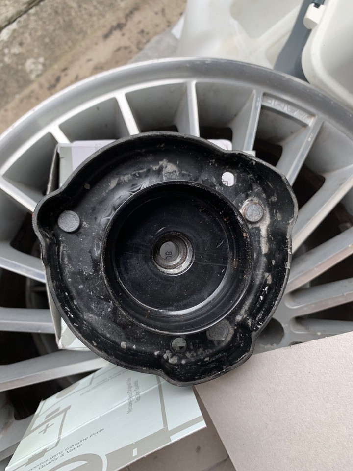 Genuine Mercedes Benz Front Shock Mount Strut Spring Retainer ...