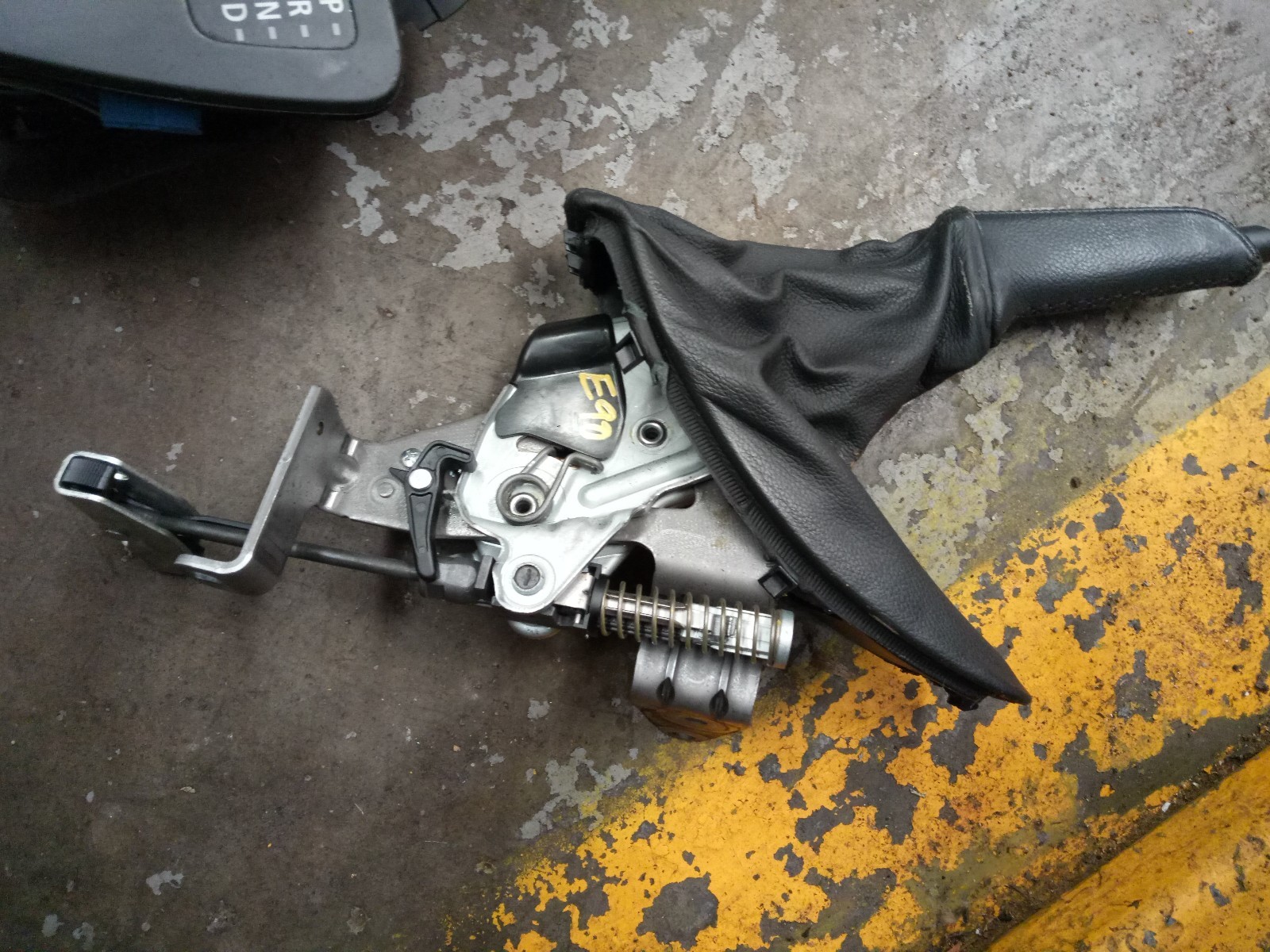 BMW E90 320i 2005 HANDBRAKE HAND BRAKE ASSEMBLY FITS 3/05-2/13 BLACK ...