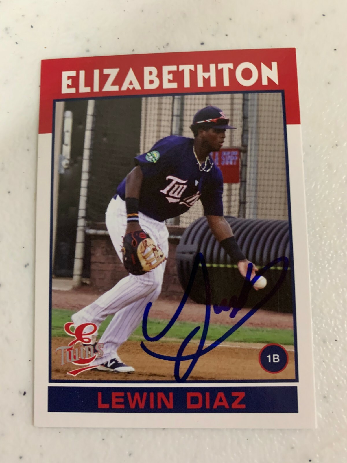 Lewis Diaz 2016 Signed Elizabethton Twins Team Card | eBay