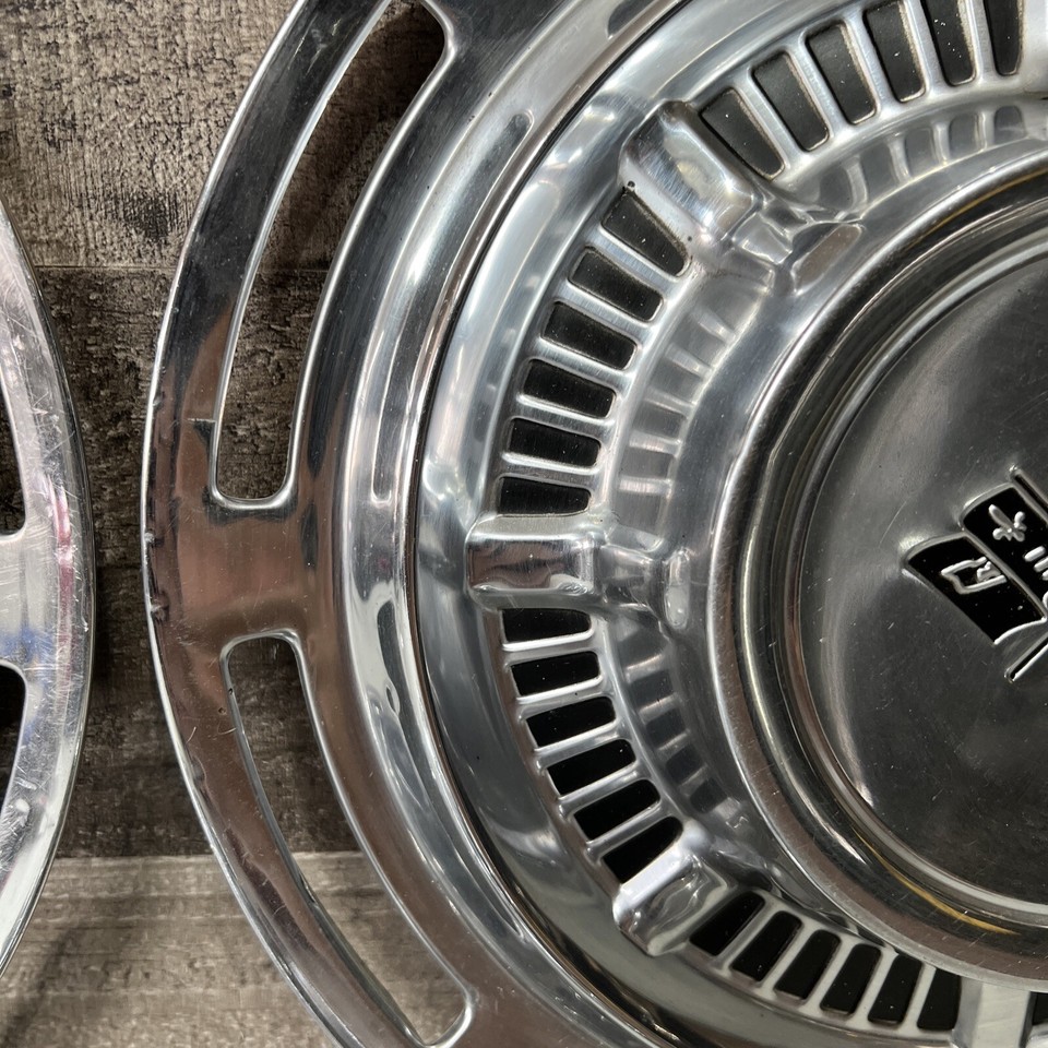 3 VINTAGE 1958 - 1962 CHEVY CHEVROLET IMPALA DELRAY HUBCAPS 58 59 60 61 ...