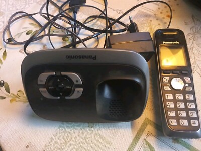 Panasonic schnurlos Telefon mit Ladeschale und Anrufbeantworter KX ...