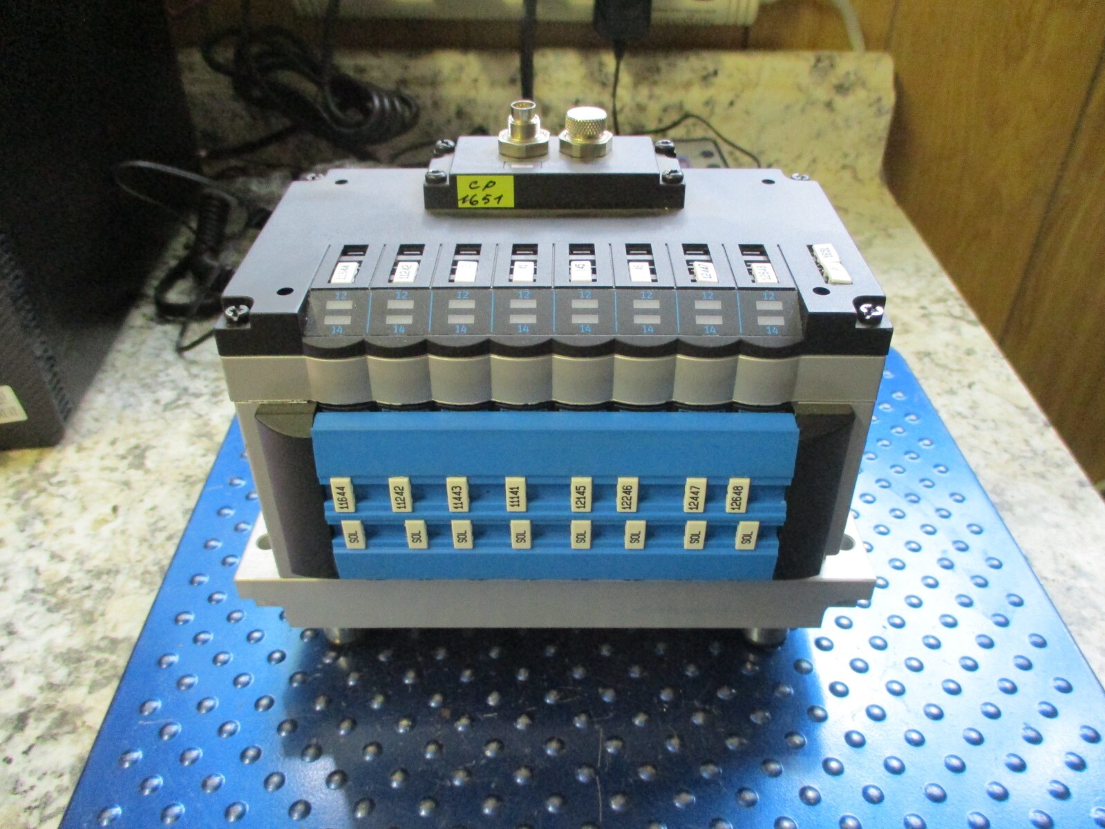 FESTO NUMATIC VALVE ASSEMBLY CPV14-GE-FB-8 CPV14-VI-P8-1/8-B CPV-14-VI ...