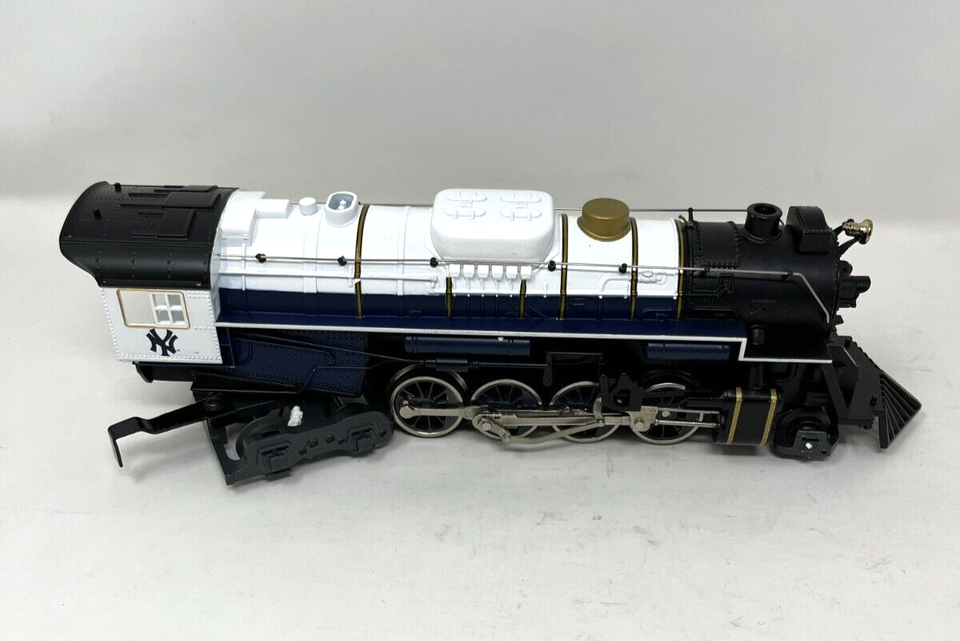 LIONEL Major League Baseball New York YANKEES Steam Berkshire Train Set ...