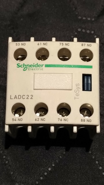2 X Schneider Electric AUX Contact LADC22 - 2no/2nc (4) Front Mount ...