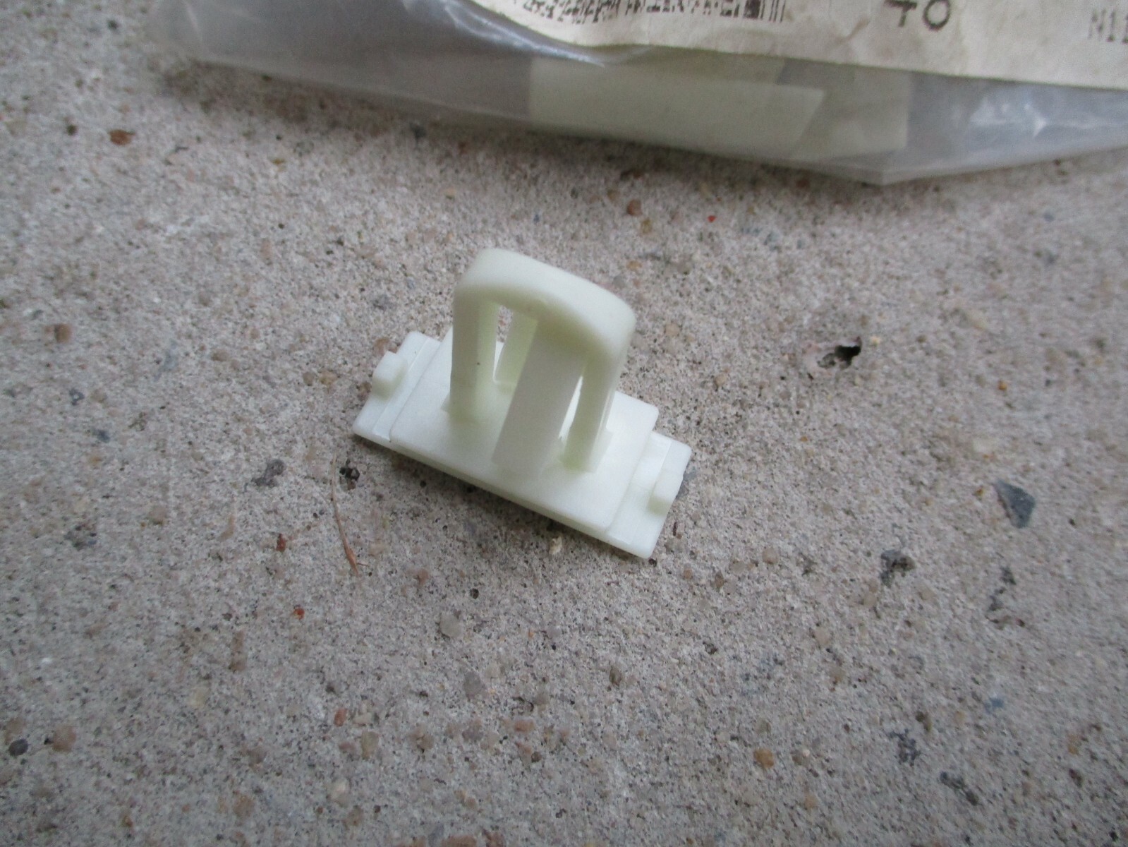 2000's Dodge Jeep MoPar Fender Flare Retainer Clip - P/N 55156429AA | OE