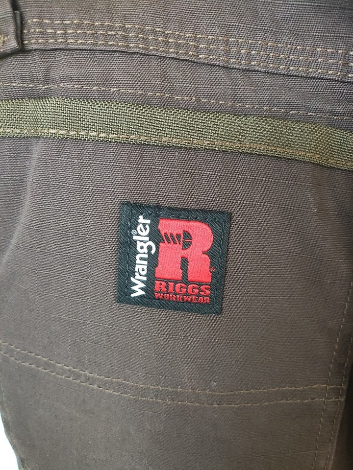 32x32 Wrangler Ripstop Ranger Cargo Pants Relaxed Fit Riggs Workwear ...