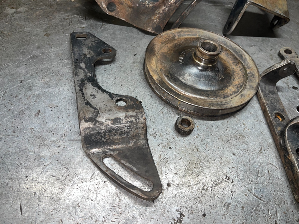 Chevy/GM 250 I-6 integrated head power steering pump/alternator ...