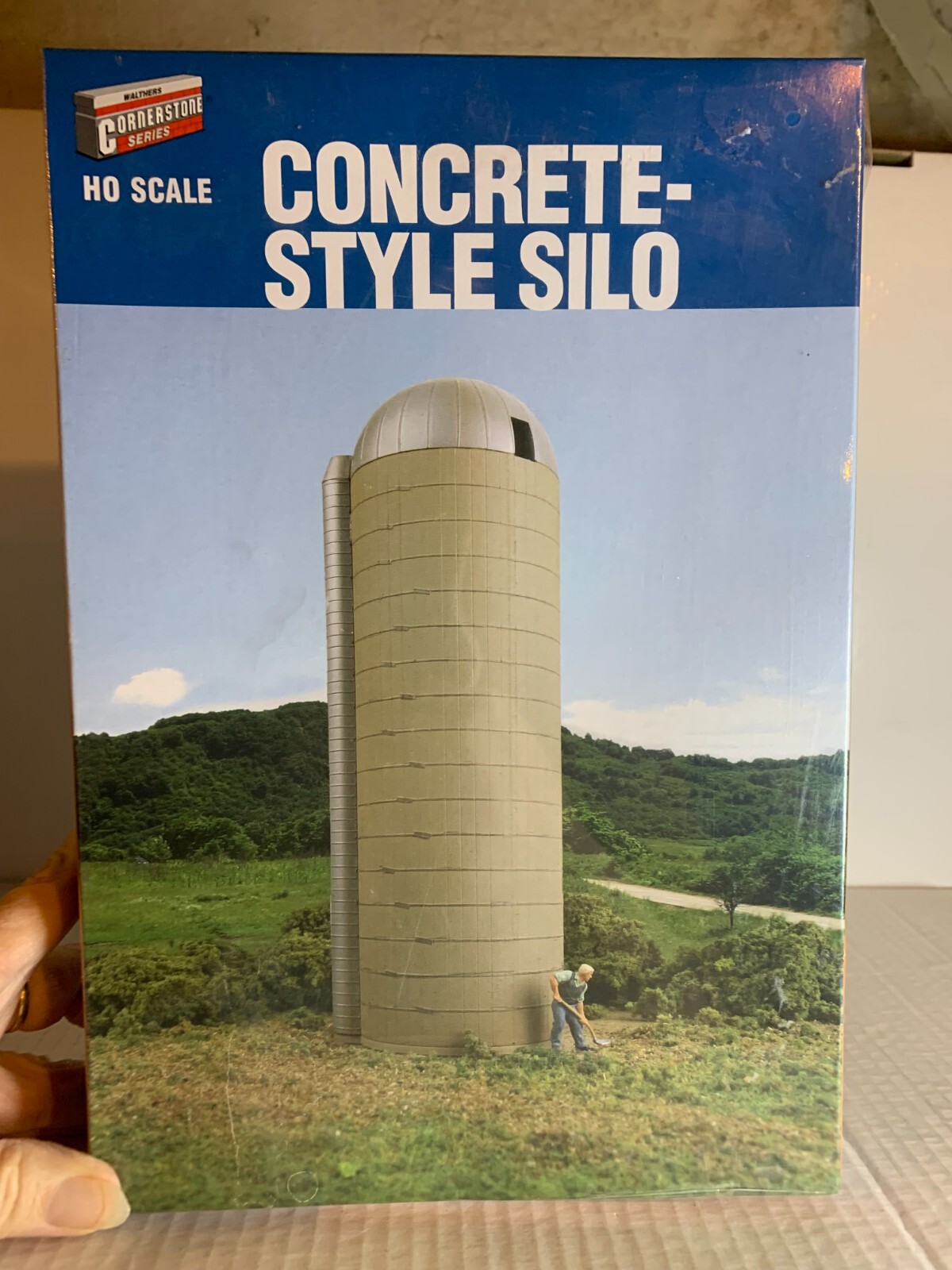 WALTHERS #933-3332 Concrete Style Silo Kit H.O. 1:87 | eBay