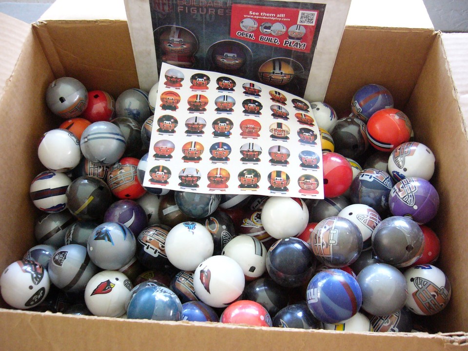 Lot of 225 Buildable NFL Football Mini Figures From 2012 Vending ...