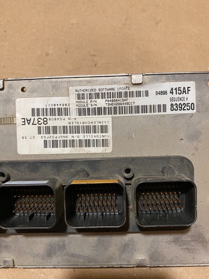 2005 Chrysler 300 C 300C 5.7L Engine Control Module Unit ECU PCM ...