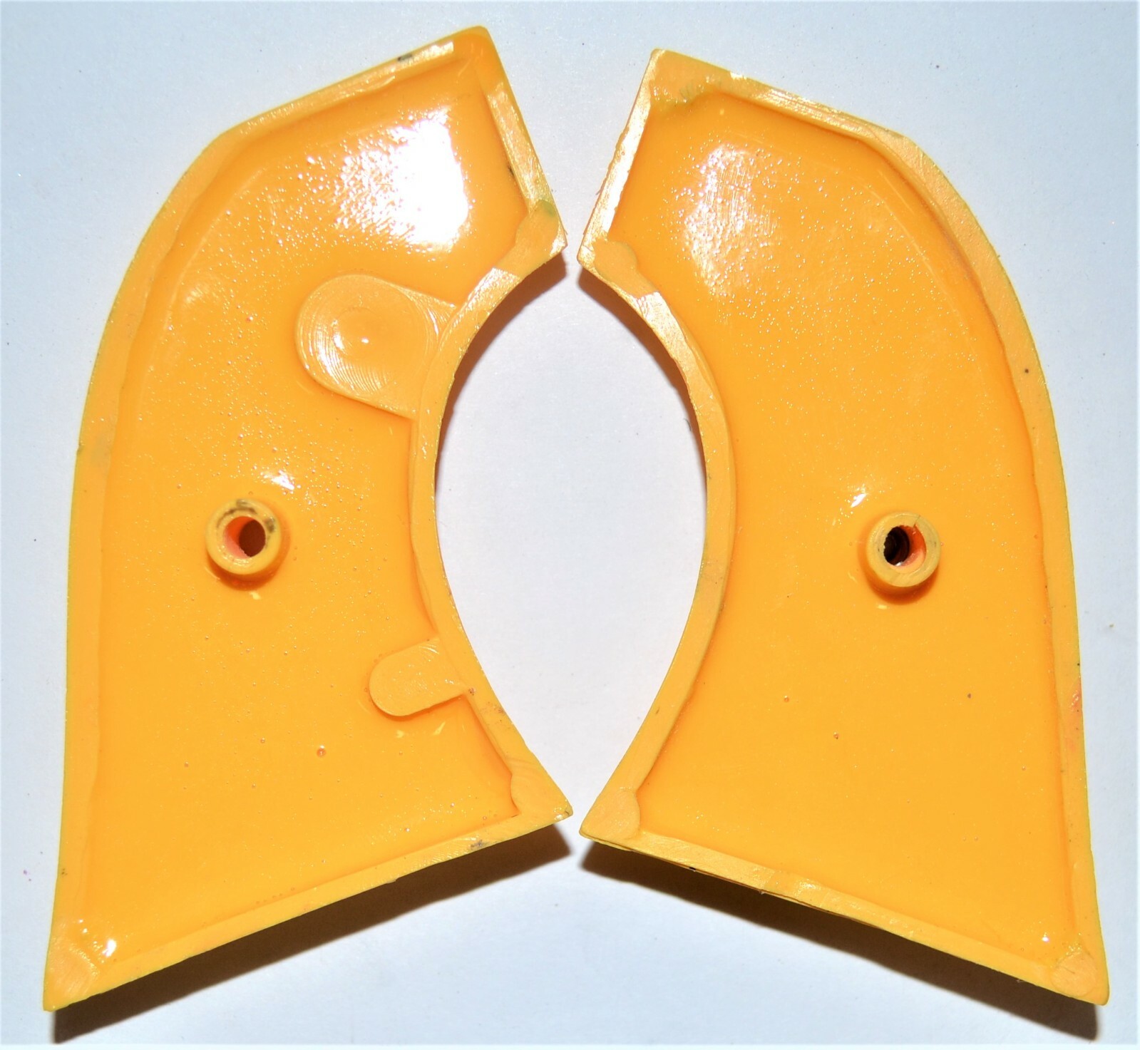 Denix Western 1873 Peacemaker pistol grips John Wayne yellow plastic ...