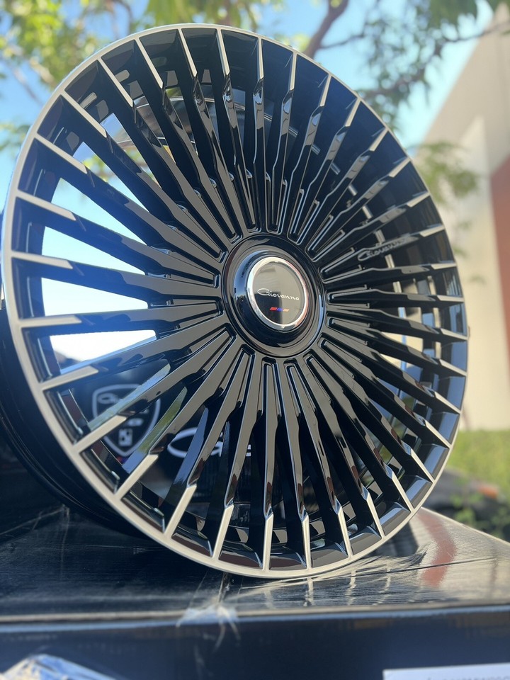 (4) Range Rover HSE Rolls Royce 26x10 Giovanna Tulum Gloss Black ...