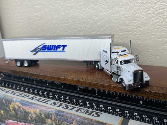 SWIFT TRUCKING - KENWORTH SEMI TRACTOR & VAN TRAILER HO Scale ...