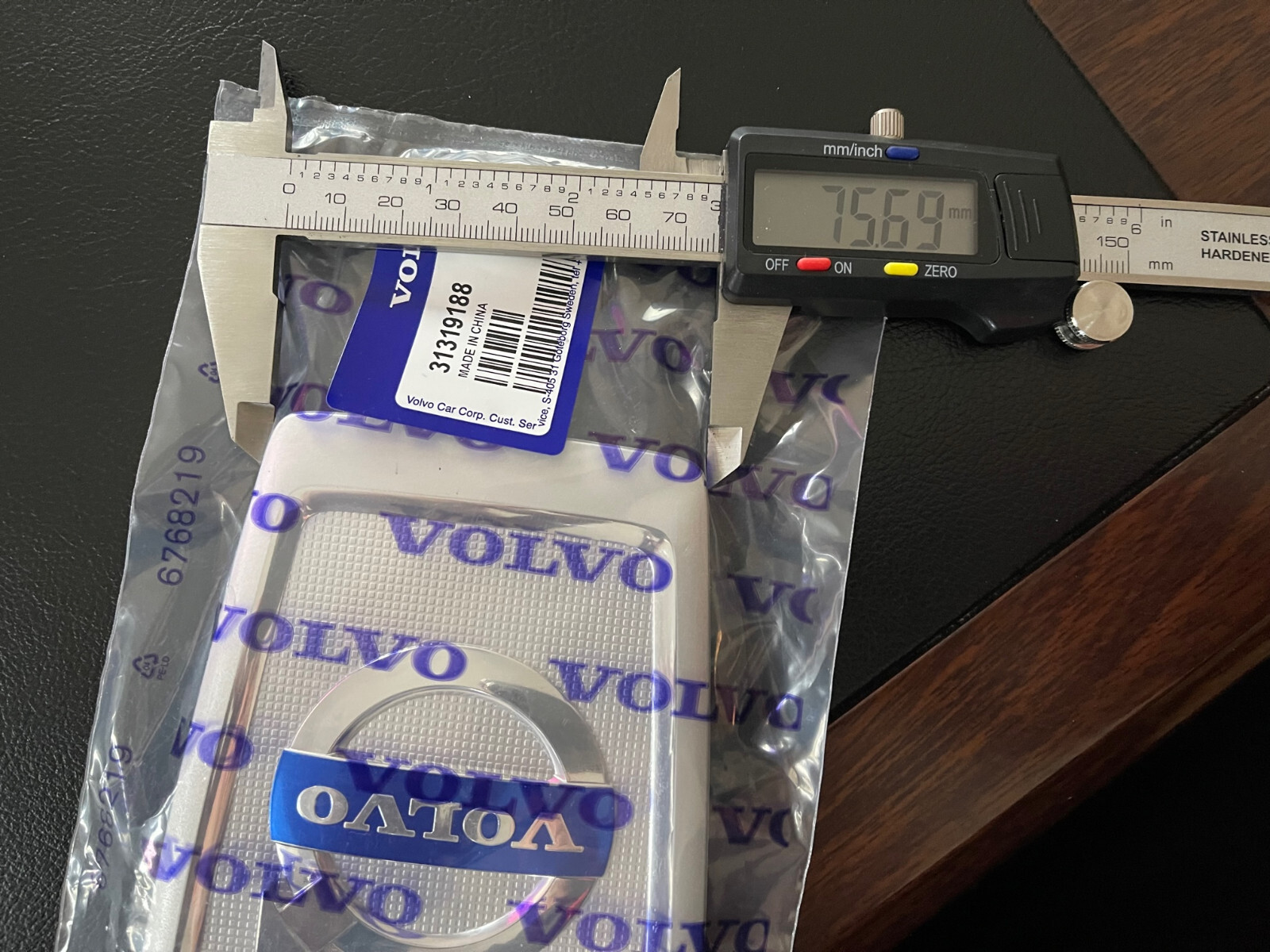 Genuine OE Volvo Engine Cover Emblem 31319188 V50 Xc60 C70 V70 Xc70 S40 ...