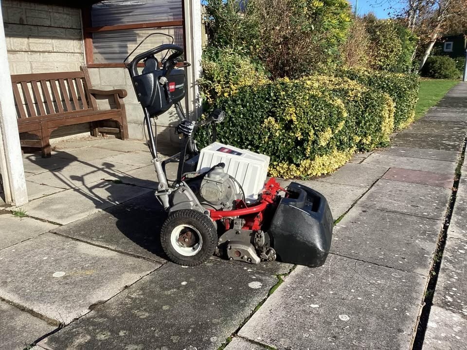 Toro Greensmaster eFlex 2100 Mower for Golf, Cricket, Bowls, etc | eBay UK