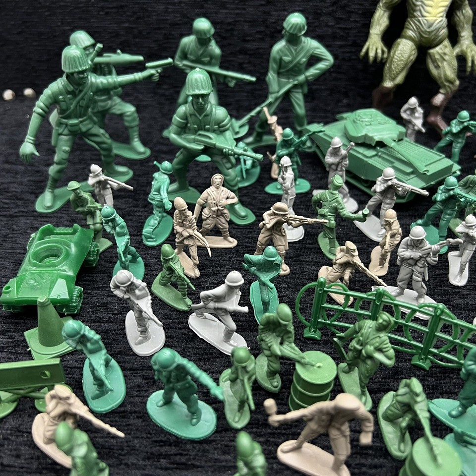 Vintage Army Men Small Soldiers Miniature War Toy Plastic Lot Set Of ...