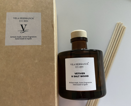 BNIB NEW Vila Hermanos 1884 VETIVER & SALT WOOD Reed Diffuser Large 6. ...