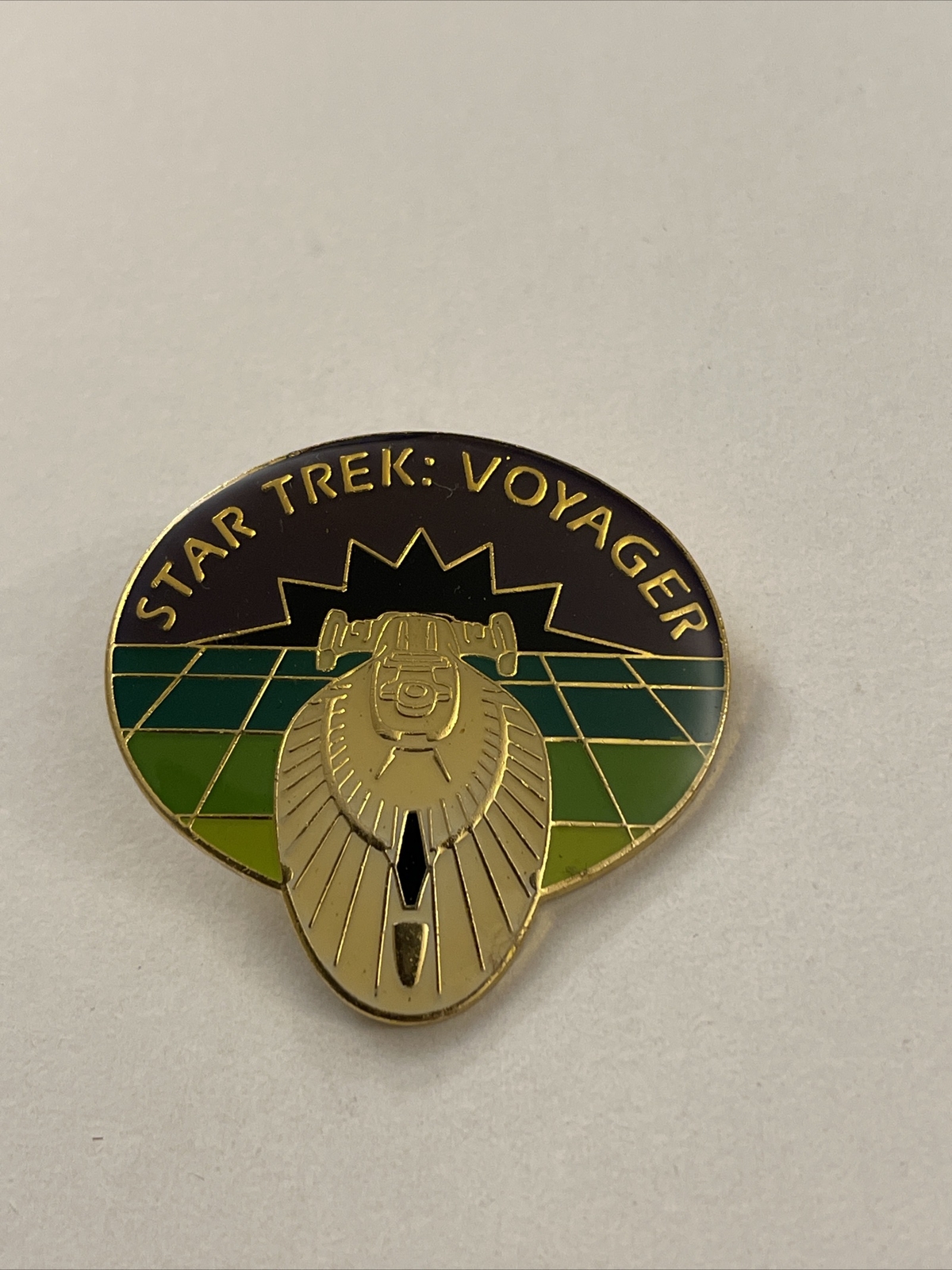 Vintage Star Trek Voyager Pin Button AV1M | eBay