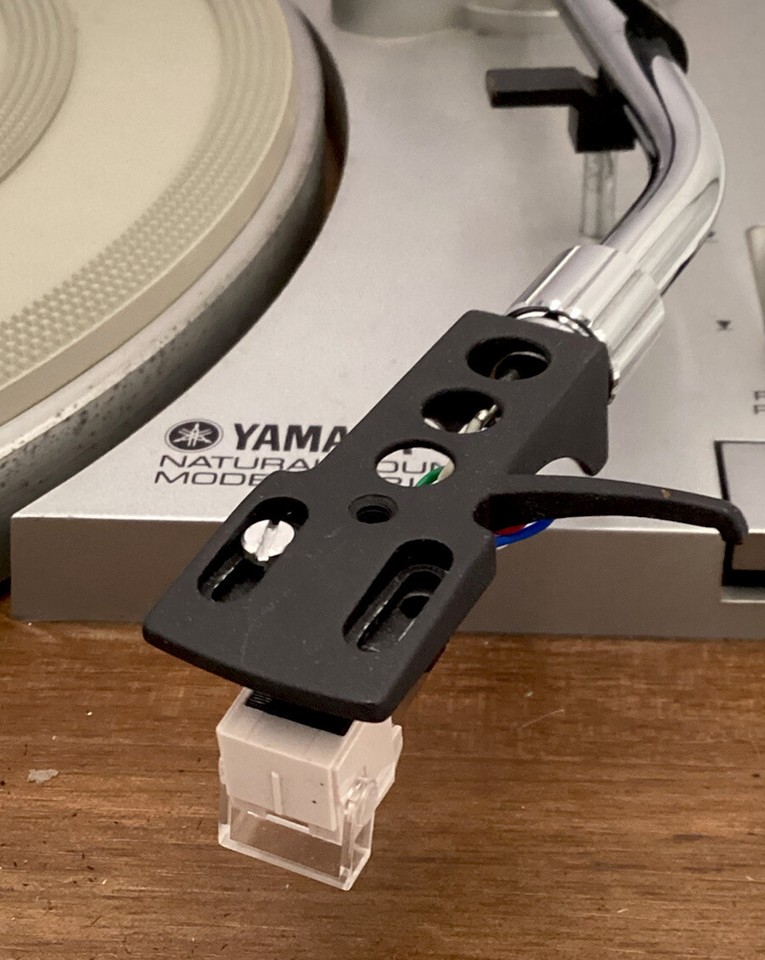 For Parts AS-IS : YAMAHA (YP-211) RECORD PLAYER TURNTABLE READ ...