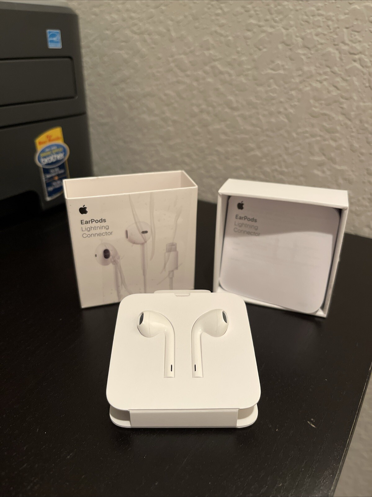 OEM Apple EarPods with Lightning Connector In Ear Canal Headset - White