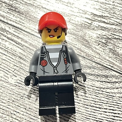 LEGO Minifigure Female Prisoner from Police Helicopter Transport Set ...