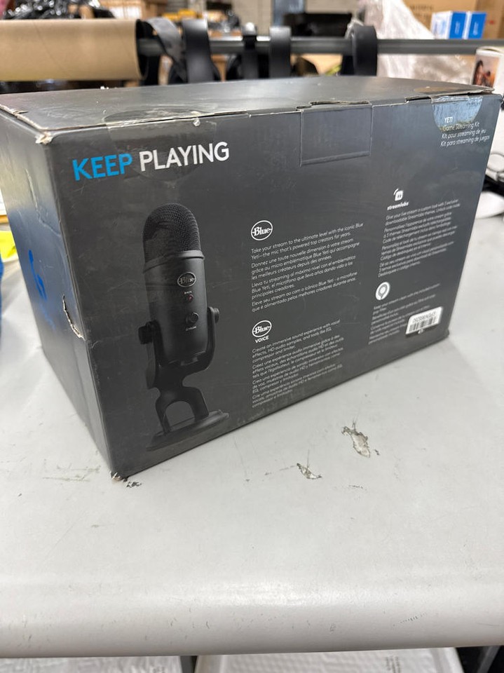 Logitech for Creators Blue Yeti Game Streaming Kit with Yeti USB Gaming ...