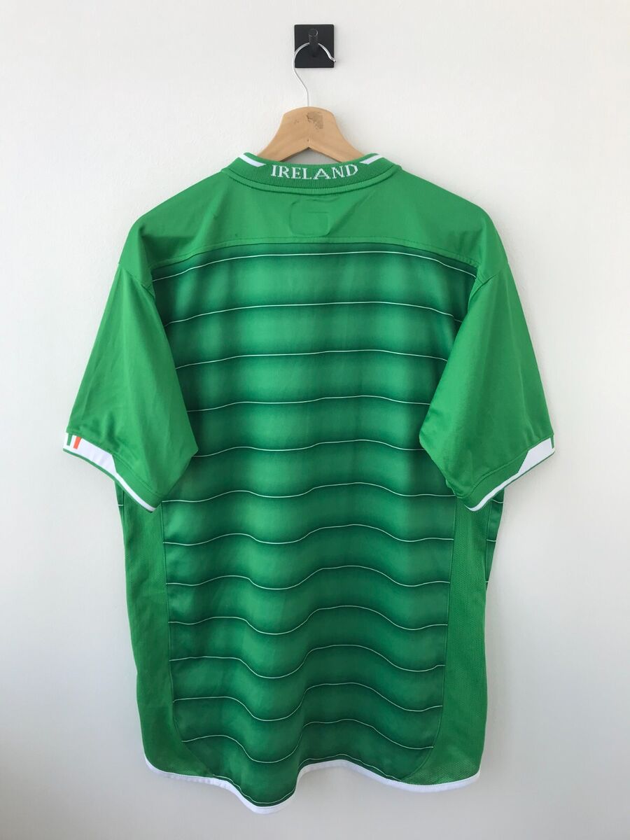 IRELAND NATIONAL TEAM 2004 HOME FOOTBALL SHIRT SOCCER JERSEY IRELAND NATIONAL TEAM 2004 HOME FOOTBALL SHIRT SOCCER JERSEY