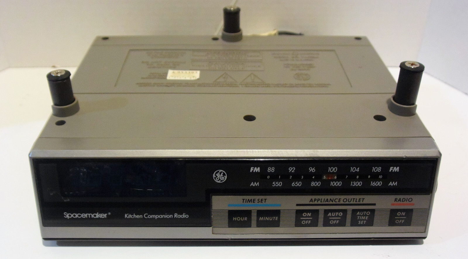 Vintage GE Spacemaker Kitchen AM/FM Under Cabinet Radio 7-4225A | eBay