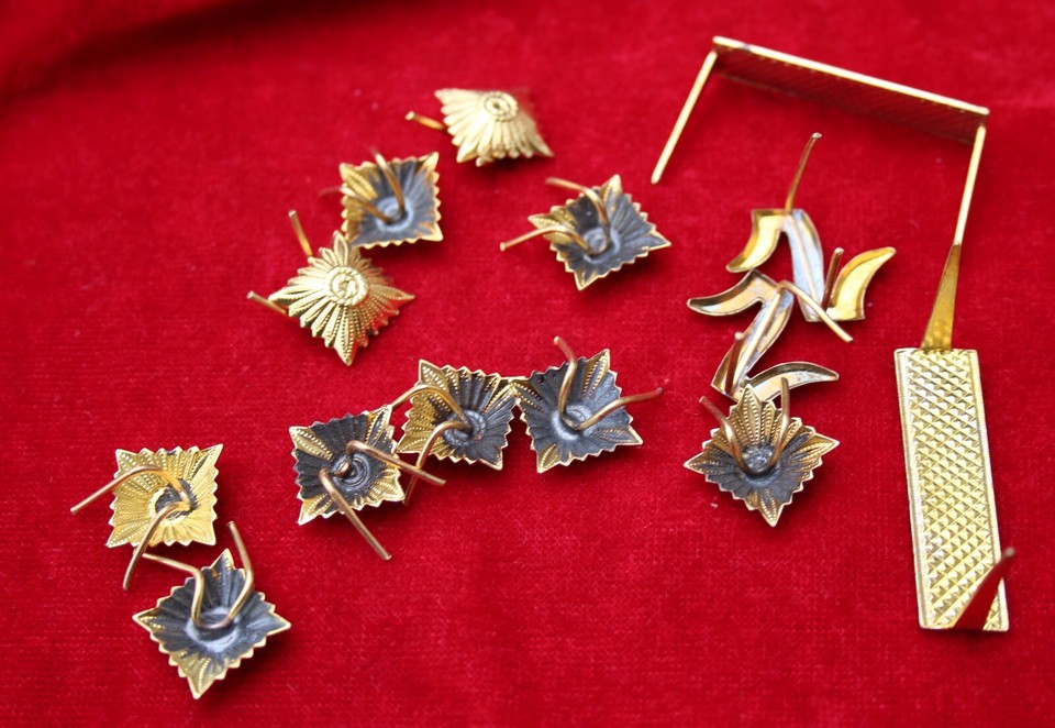 GENUINE NVA DDR EAST GERMAN ARMY OFFICERS GOLD RANK PIPS & BADGES | eBay