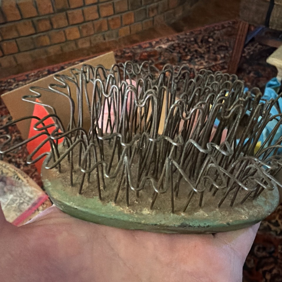 Vintage Blue Ribbon Flower Frog Flower Holder #5 Hairpin Metal Frog 4.5 ...