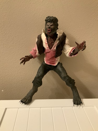 Mezco 12 Inch Wolfman Deluxe With Cloth Shirt | eBay