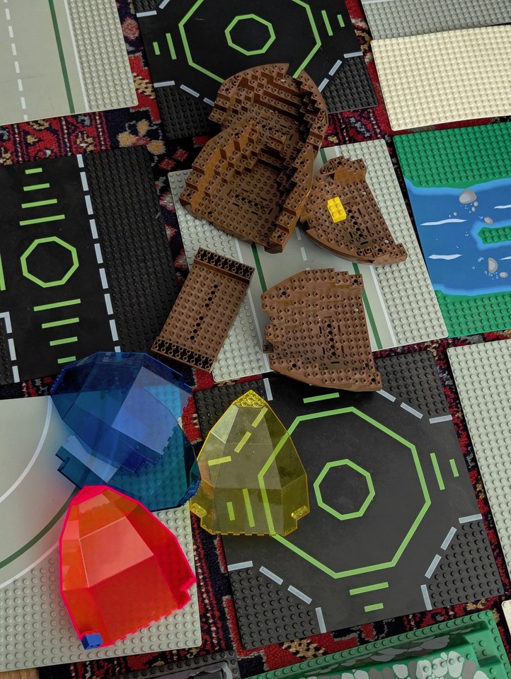 11 lbs of bulk lego 12 base plates, ark pieces colored windshields 2.5 ...