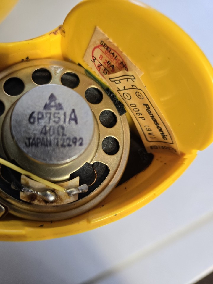 Vintage Panasonic Toot A Loop Radio R-72 AM Radio Yellow Retro Japan ...