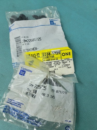 (15) NEW VAPOR CANISTER HOSE & HOOD RETAINER CLIPS GM 22581725 CHEVY ...