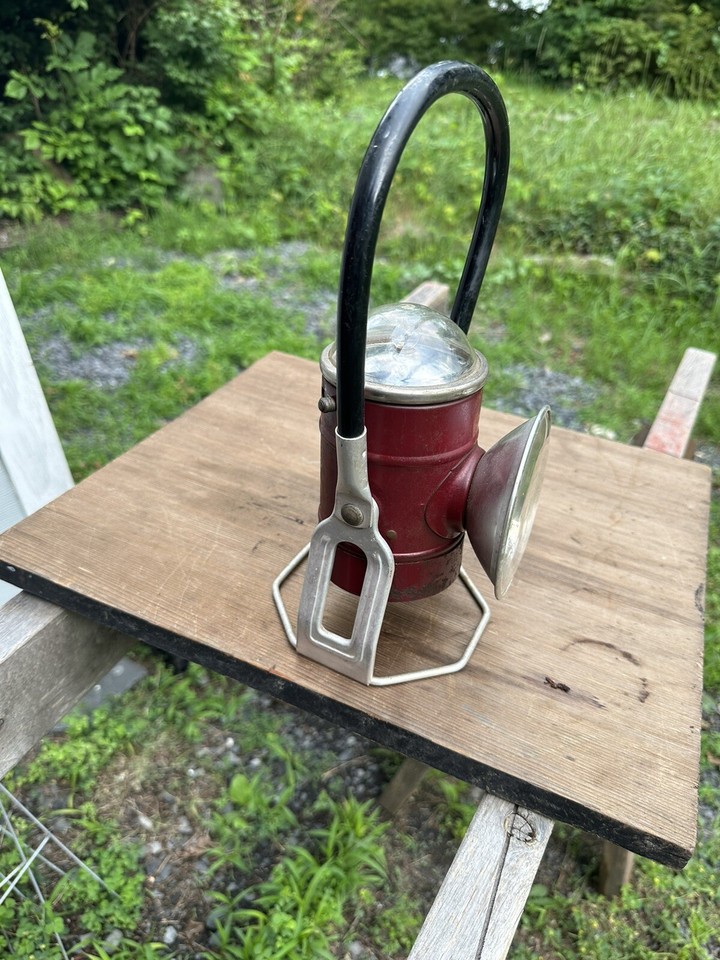 Vintage Battery Operated Economy Electric Lantern Co. Hand-Held Lamp ...