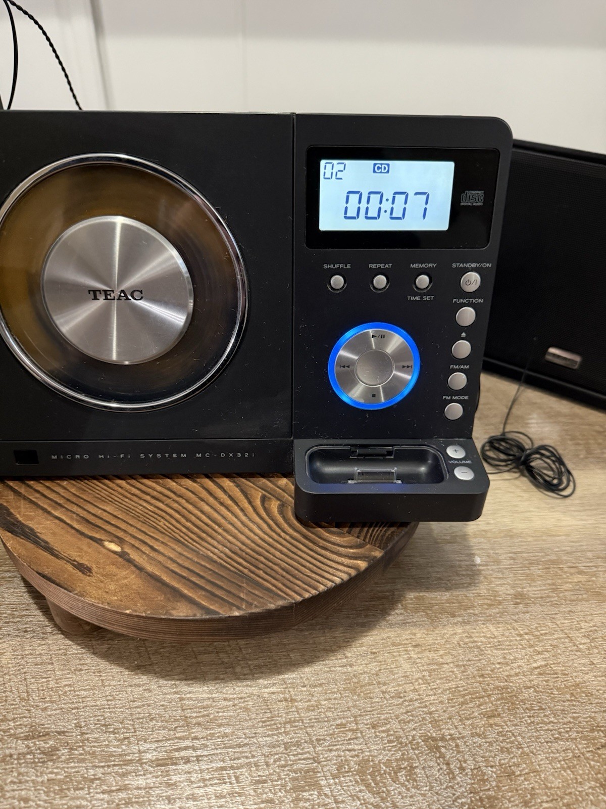 TEAC Micro Hi-Fi System MC-DX32i Subwoofer & Speakers, Remote, Ipod, CD ...