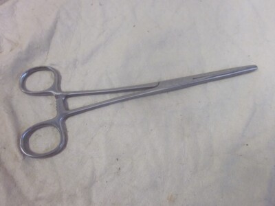 S.S. Pakistan Surgical Stainless Steel Surgical Locking Forceps ...