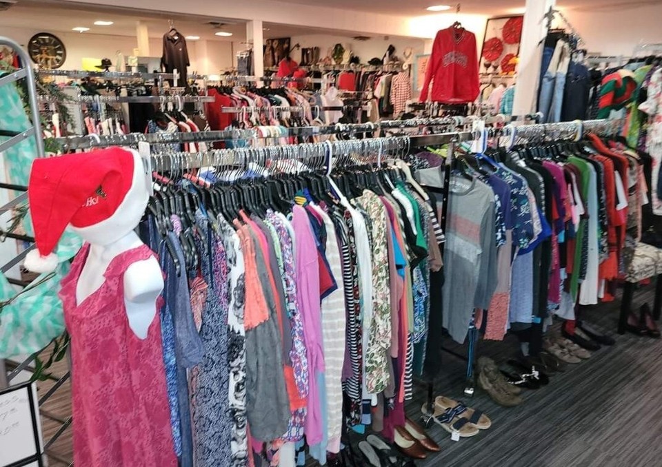 Womens Lot Of Pre-owned Clothing For Resellers Mixed Sizes Seasons Tops ...