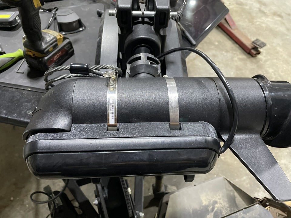 Lowrance Active Imaging 3-In-1 Minn Kota Terrova Transducer Mount USA ...