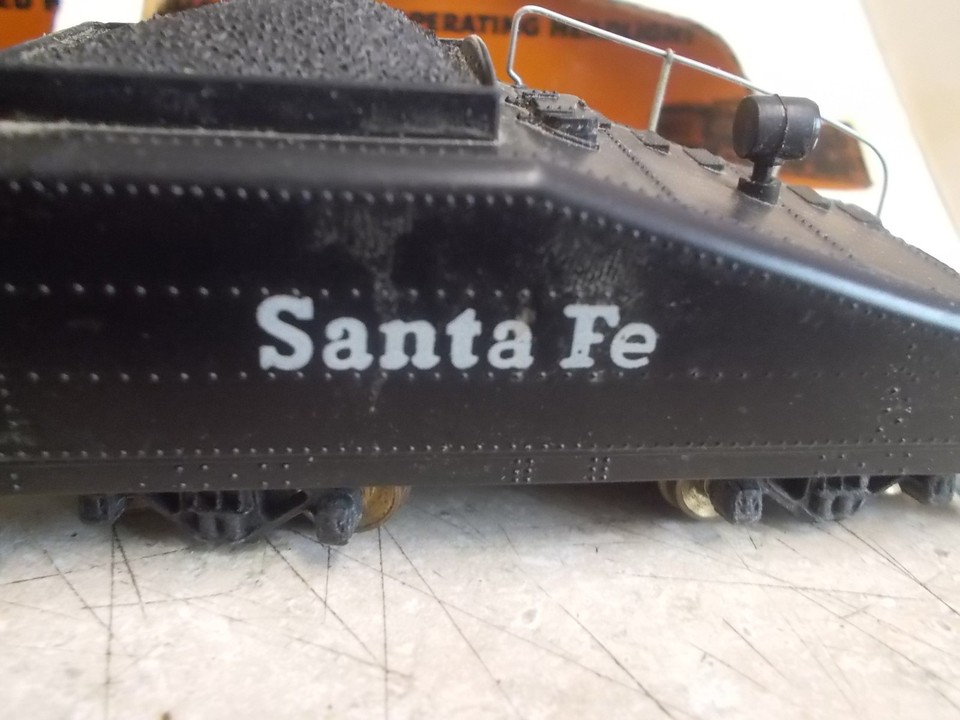 OEM Tyco Shifter II Train Santa Fe Lighted Engine & Coal Car HO Model ...