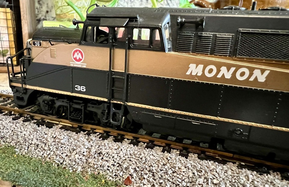 Proto 2000 8687 HO Scale Monon Diesel Locomotive #36 | eBay