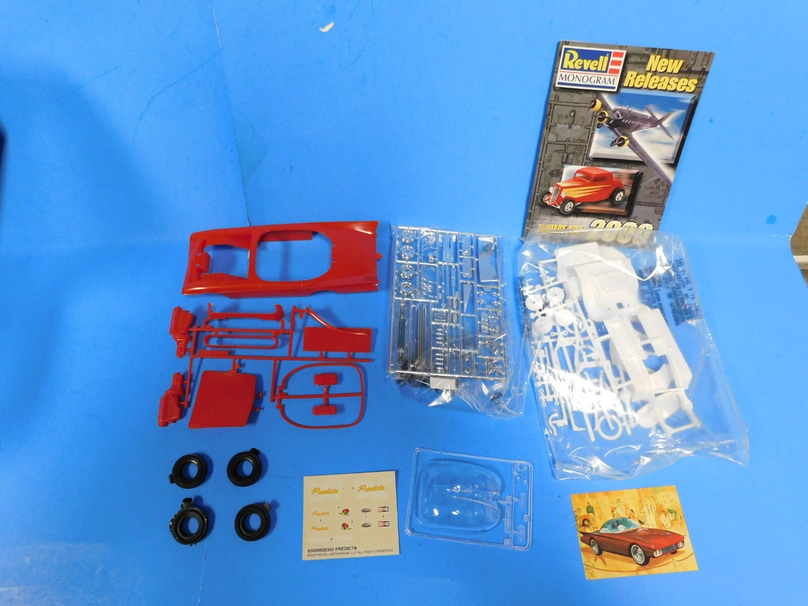 Predicta Futuristic Thunderbird Model Kit Monogram 2000 Factory for ...