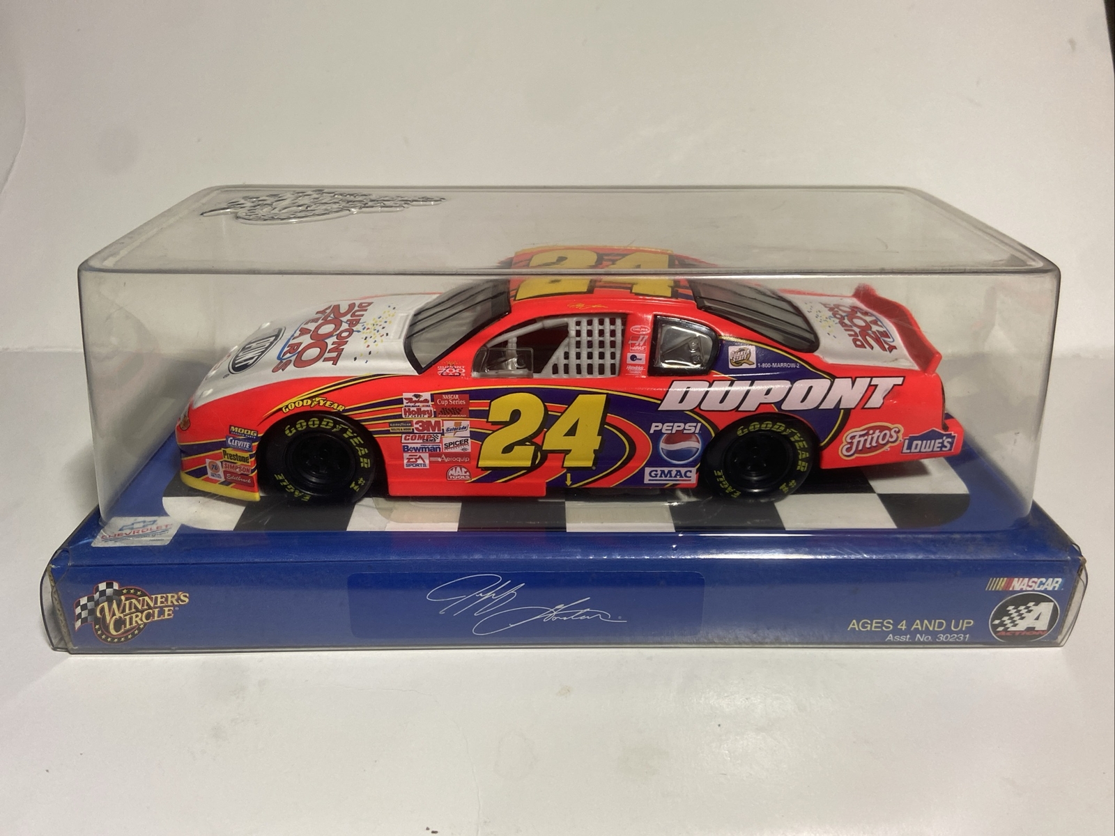 2002 NASCAR WINNER'S CIRCLE #24 JEFF GORDON 1:24 SCALE DIECAST DuPont ...