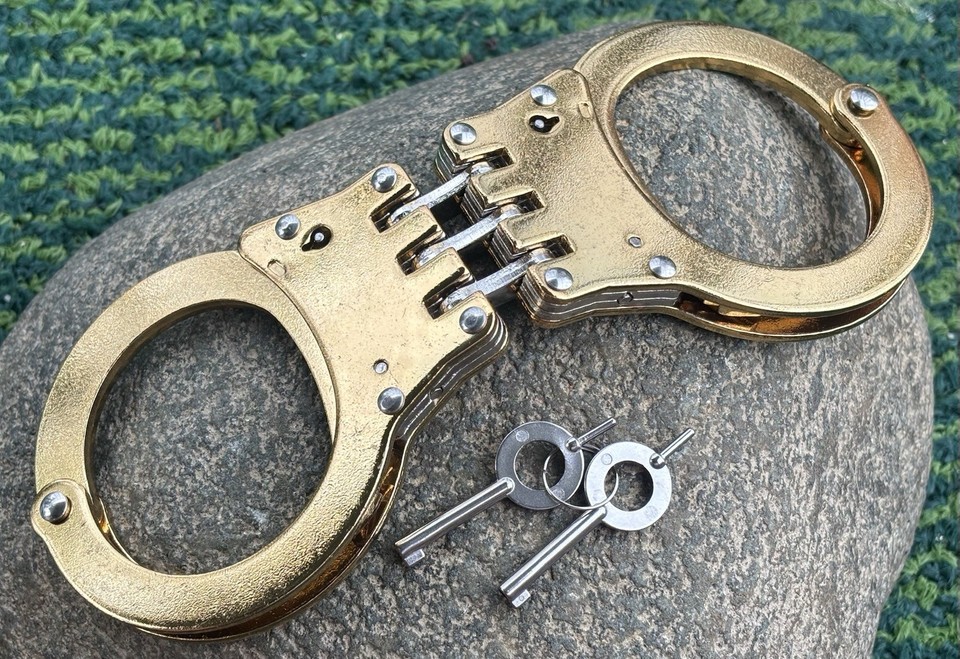 Gold Hand Cuffs Stealth Police Heavy Duty Hinge Handcuffs Nylon Sheath ...