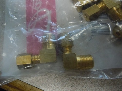 Danfoss 69X2 Compression Fitting Male 90° Elbow 1/8" Tube OD x 1/8 ...