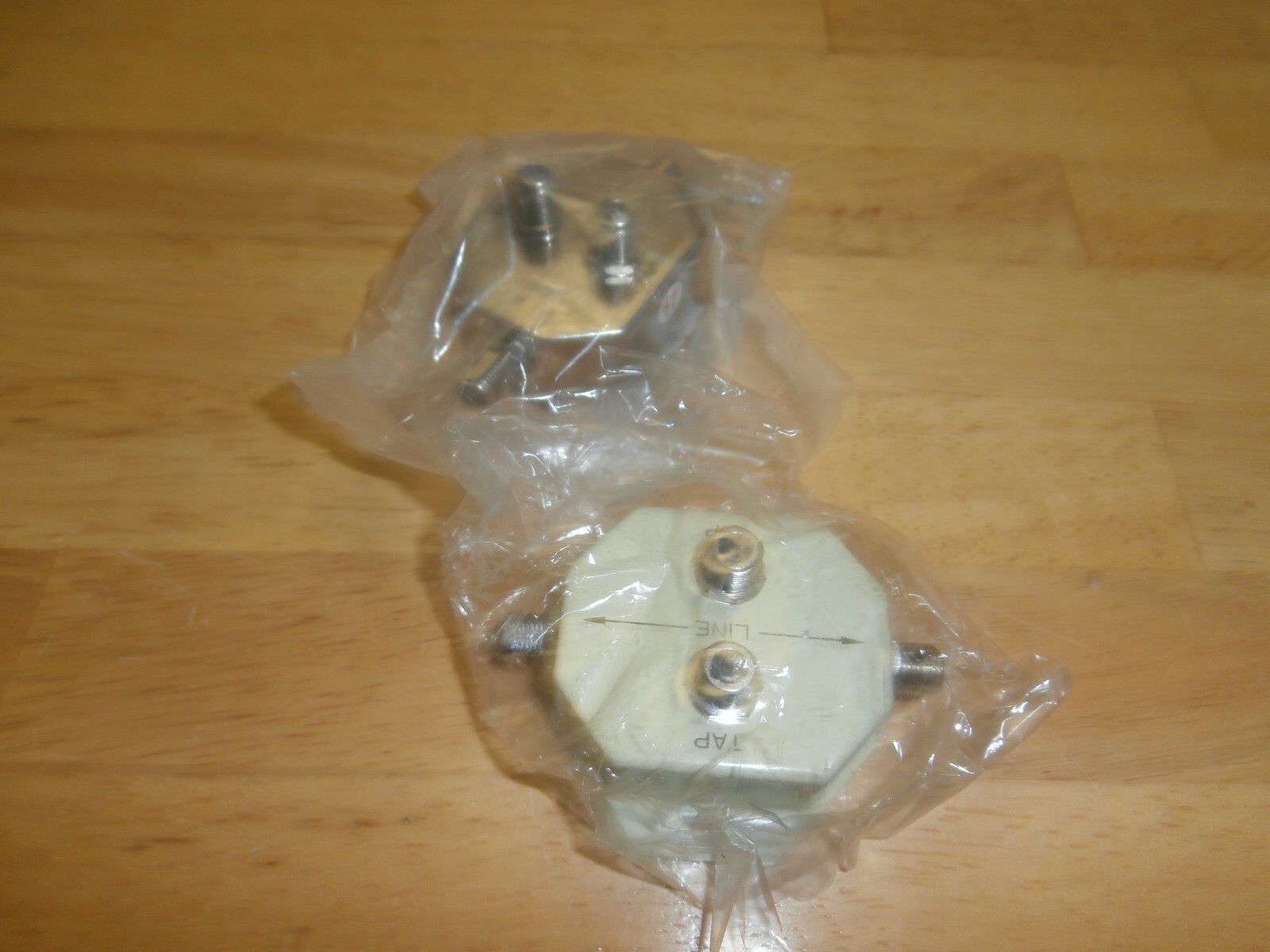 2 Output Wall Tap Directional Coupler Splitter Drop Tap 17DB,UHF/VHF/FM ...