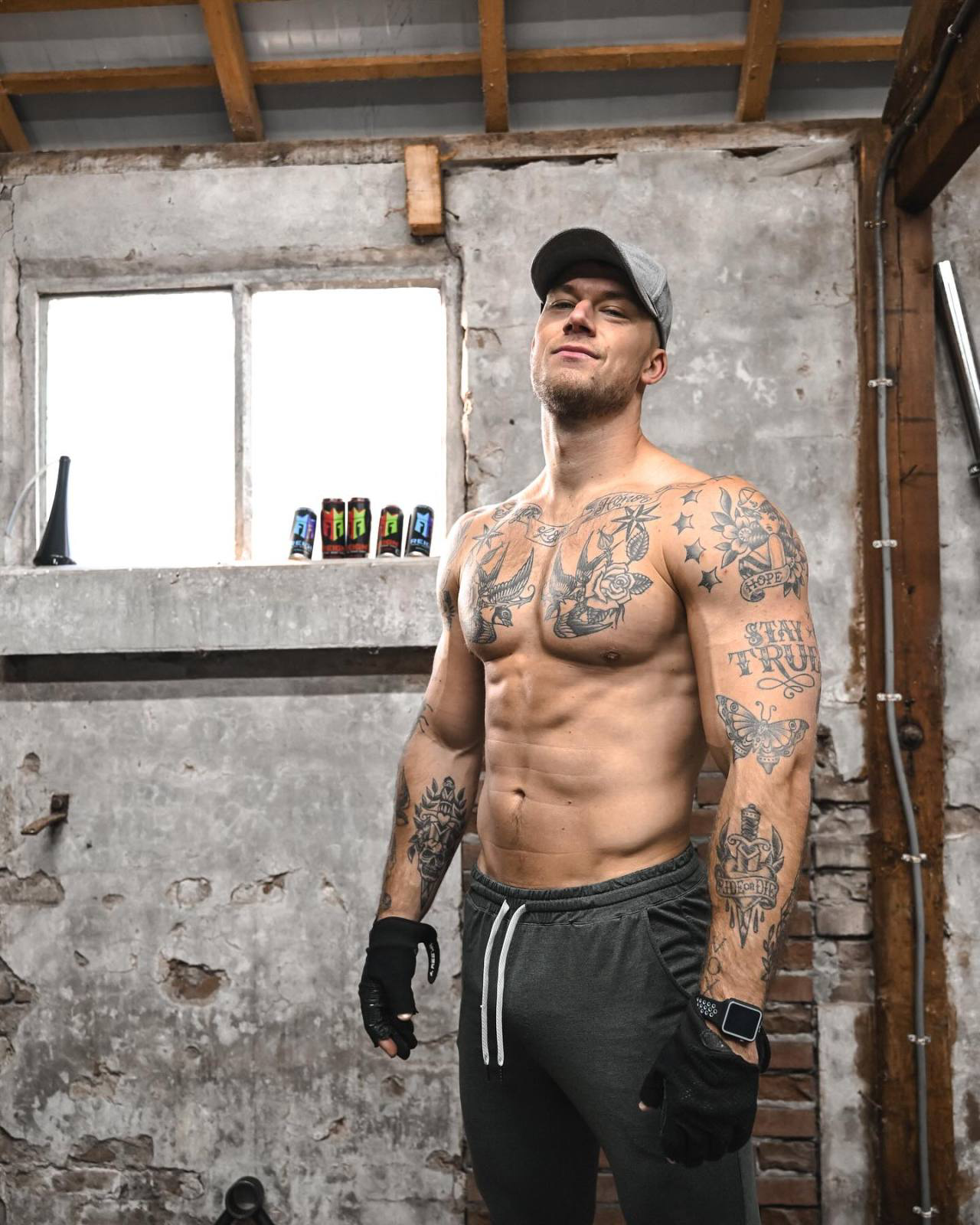 [P354] Male Model Showing Off Posing Beefcake Alpha Hunk Man Beefy | eBay