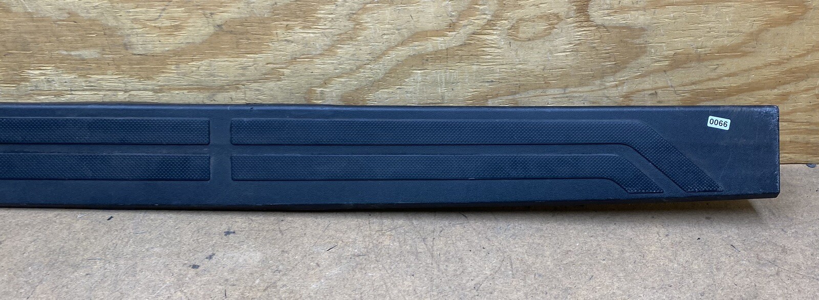 2019-2020 Toyota Tundra Tailgate Upper Cap | 65717-0C080 | Genuine OEM ...